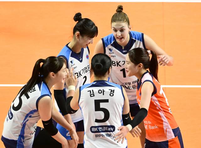IBK기업은행 '4연패' 탈출! GS칼텍스는 11연패의 늪으로...빅토리아 26점+블로킹 14개 '철벽' 자랑, 3-1 승리 [MD장충]
