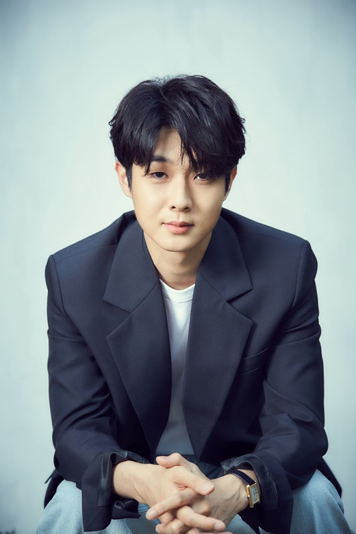 얼굴이 너무 불쌍해 보여서 캐스팅됐는데 월드스타가 된 배우 연예는 내운명