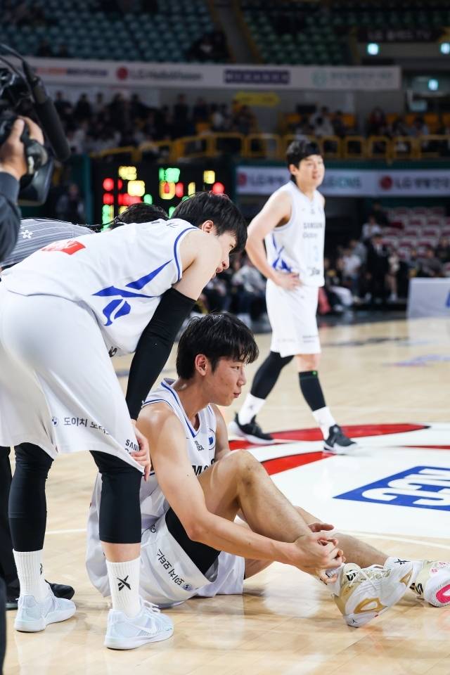 삼성 초비상 이원석 오른 발목 통증으로 현대모비스 원정 출전 불투명 결장 가능성 높아” Kbl