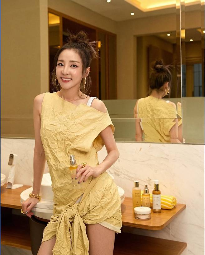 앞자리가 3이라고?"160cm,39kg" 너무 말라 놀랍다는 여가수 실물체감샷 | 뷰티는 내운명