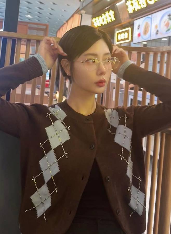 클라라 9등신 숏컷 여신 더 작아진 얼굴 2024 숏컷 헤어 스타일 Atoz 패션엔