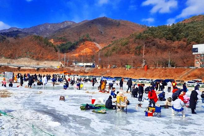 벌써부터 북적 가족 관광객 몰리는 겨울 축제 여행을말하다