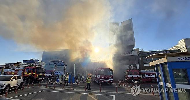 강릉 경포해변 인근 편의점 불큰 불길 잡아 인명피해 없어