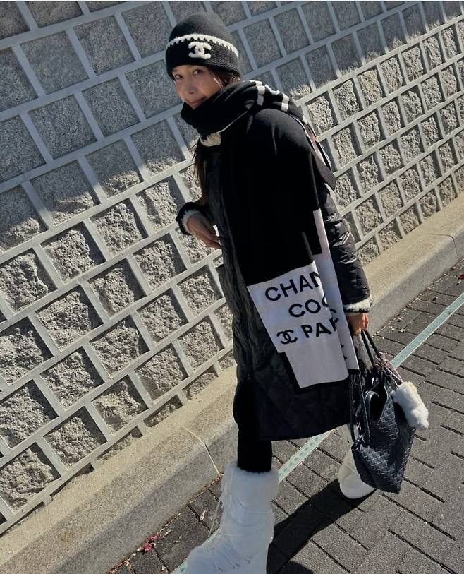 채정안 시크한 거리의 여신 추운 날씨도 이기는 명품 패딩룩 뷰티는 내운명