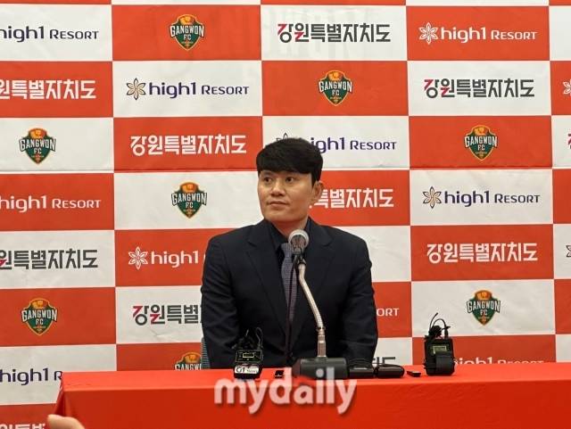 돌풍의 팀 강원 정경호 신임 감독 성적 부담 없다철학·방향성 잡아줄 수 있는 지도자가 될 것 Md강릉