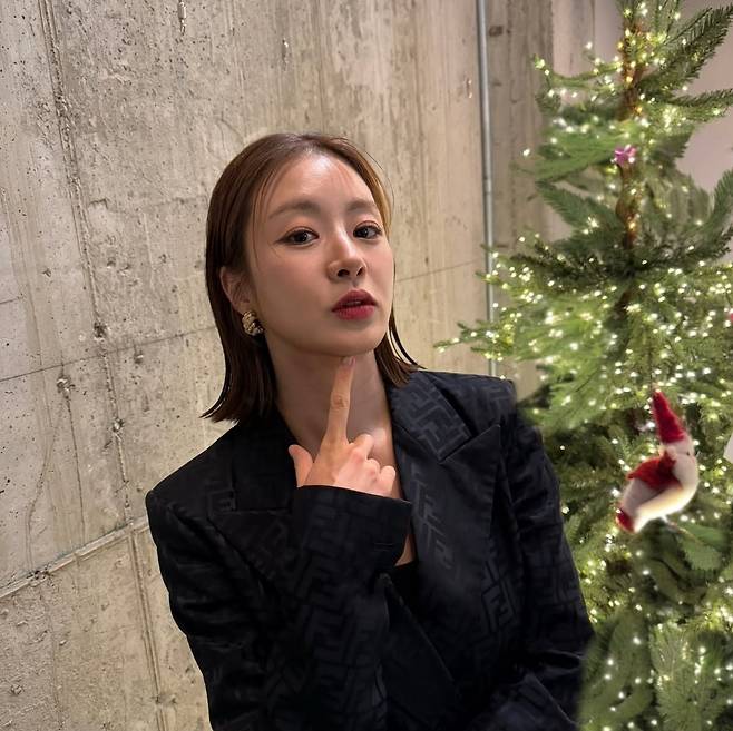 강소라 스타킹에 롱부츠 애엄마 맞아 미니드레스 입고 마네킹 미모 뷰티는 내운명