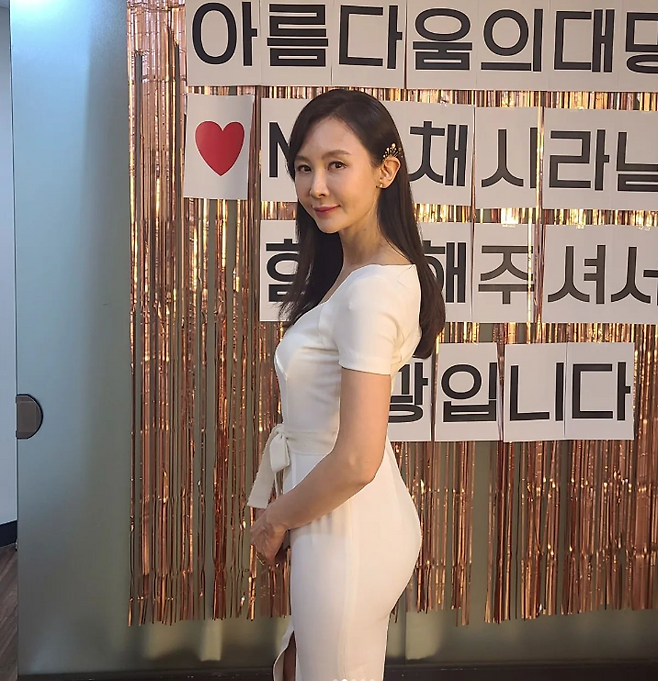 채시라56세 믿기지 않는 비주얼압도적 드레스핏 놀랍다슬림핏 여신드레스룩 어썸클