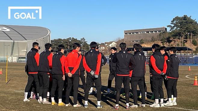 앗 제가 깜빡하고” 코칭스태프도 살뜰히 챙기는 정경호 감독