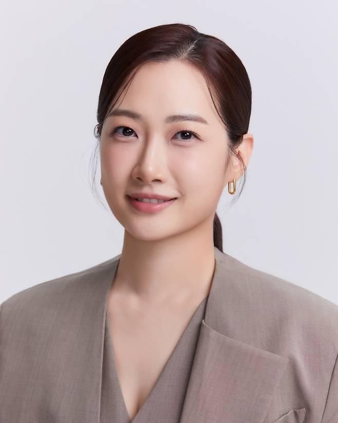 Kbs 출신 김민정 아나운서 큐브와 전속계약여자아이들 한솥밥 공식