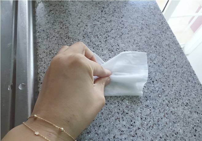 끈적끈적 싱크대 상판 잘 안 닦이죠 이걸로 닦아 보세요~ 오늘살림루틴