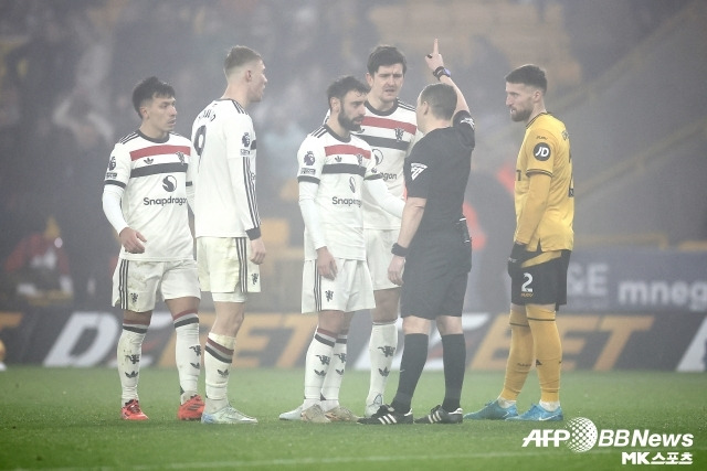 ‘4승 1무 5패 텐 하흐보다 못한 아모링 92년 만에 맨유 흑역사 썼다 맨유 재건 언제가 될지 알 수 없어”