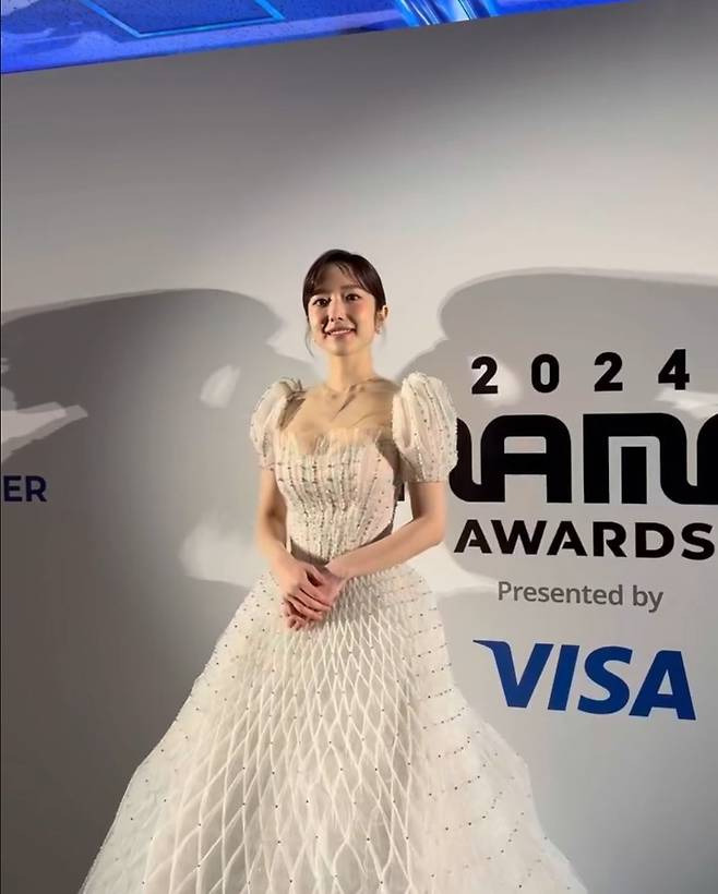 이혜성 오사카서 펼친 동화 같은 순간 엘사룩으로 눈길 사로잡아 스타와 라이프
