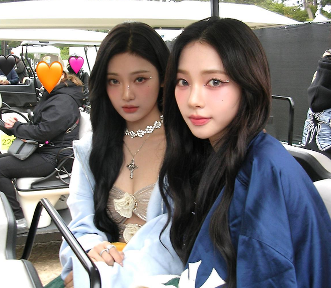 진짜 하얗네누드톤 초미니드레스입고 예뻐 난리난 여가수드레스룩 셀럽뉴스