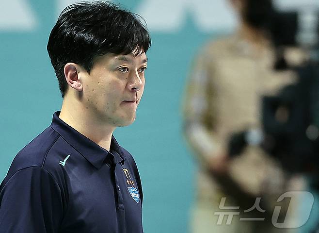 14연패 Gs칼텍스 이영택 감독의 한숨어디부터 손봐야 할지