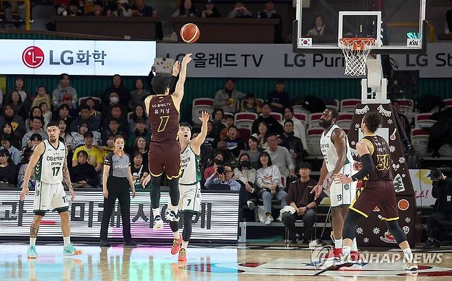 Lg Db에 34점차 대승으로 8연승유기상 3쿼터 결정적 11점