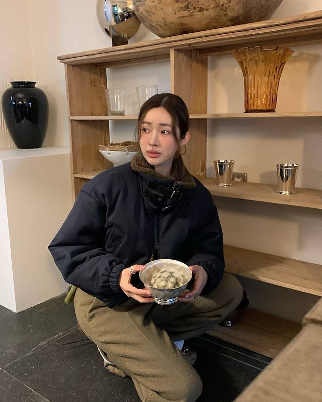 차정원 35살 맞아 숏패딩 코디로 완벽 비율 뽐내 웰니스라이프