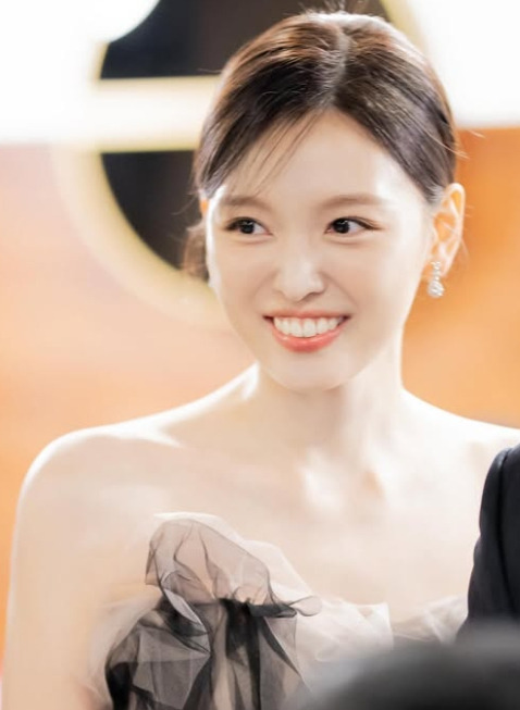 김유정 똑닮은 친언니♥결혼발표미모 놀랍다웨딩현장속 웨딩드레스 어썸클