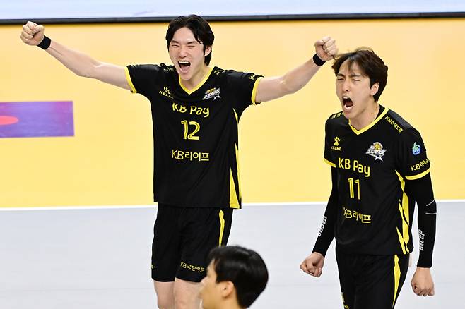 ‘역시 배구는 세터놀음 5연패로 시즌 시작→황택의 군 제대 후 합류→9승4패 Kb손해보험 3년 만의 봄배구 복귀 보인다