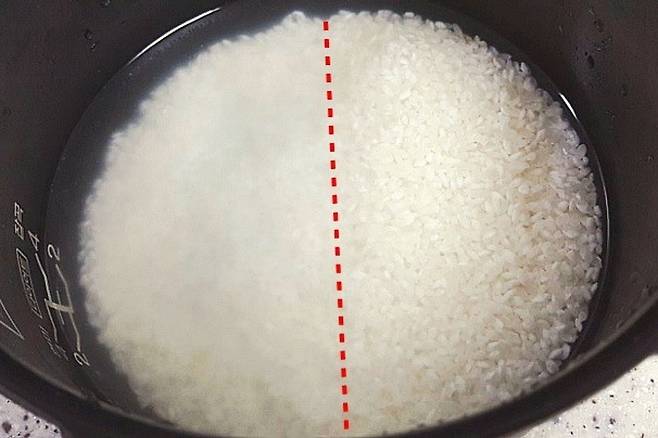 밥 할 때 주걱으로 이렇게만 해주니 믿기 힘든 결과가 생기네요 쏙쏙팁