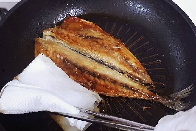 냉동생선 해동하지 마세요 7분이면 생선 전문점처럼 맛있게 구울 수 있어요~ 쏙쏙팁