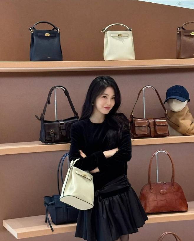 한 군데도 성형하지 않았다며 모태미녀 강조한 여배우미니스커트룩 뷰티는 내운명