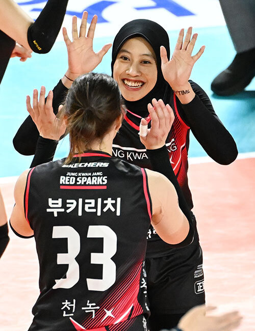 ‘3라운드 전승파죽의 8연승 전반기 환상적 마무리 정관장 메가 Vs 부키리치의 라운드 Mvp ‘집안싸움 그 승자는