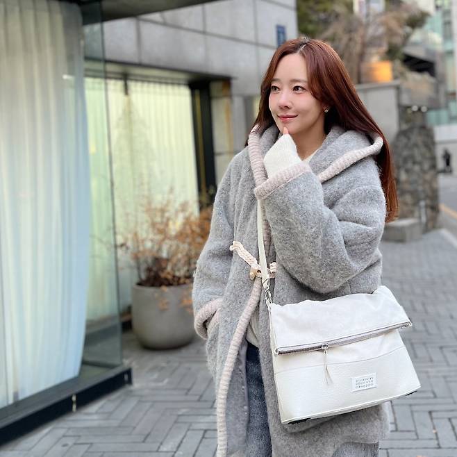 소유진 애엄마 맞아 떡볶이 코트 입고 대학생같은 비주얼 스타픽