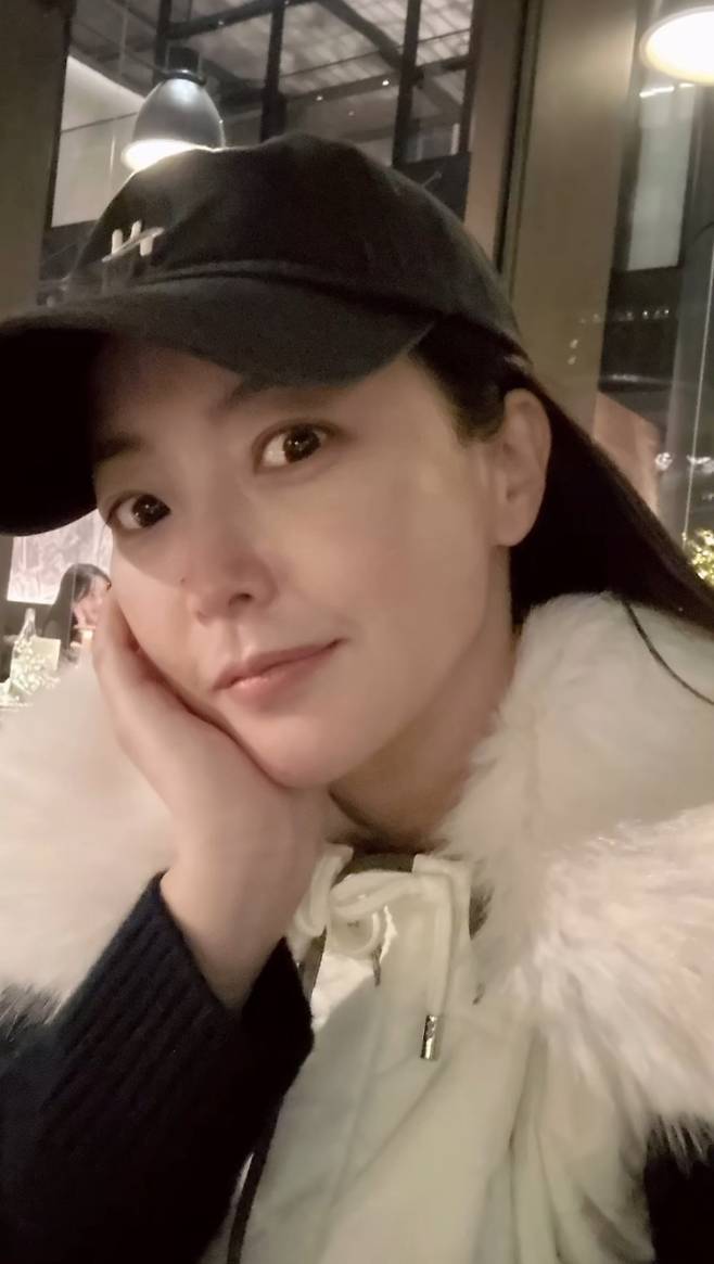 쌩얼이 여신급 김희선 따뜻함과 스타일 모두 잡은 트렌디한 윈터룩 스타와 패션