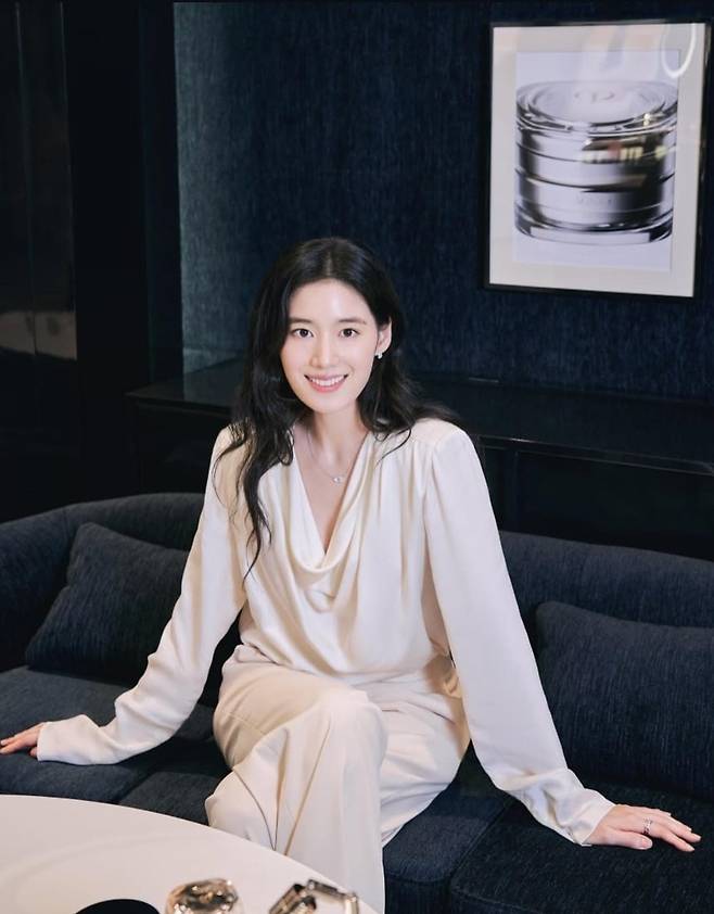 너무 예뻐 런던 명문대 나온줄은 몰랐다 한순간에 정상까지 오른 여배우 뷰티는 내운명