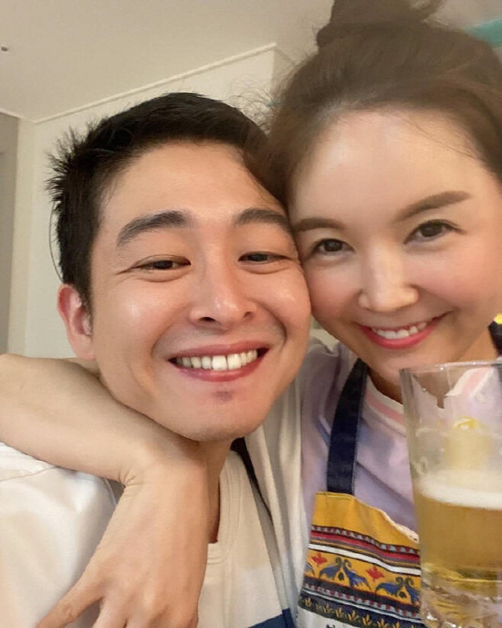 한의사 남편 먹여 살리려고 전단지 알바까지 한 유명 방송인 연예는 내운명