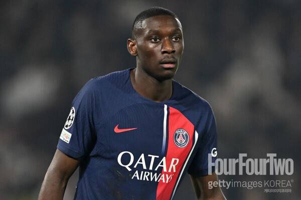 이강인에 밀린 Fw줄 테니 ‘슈퍼서브 내놓으라고psg 빌라에 ‘충격 스왑딜 제안