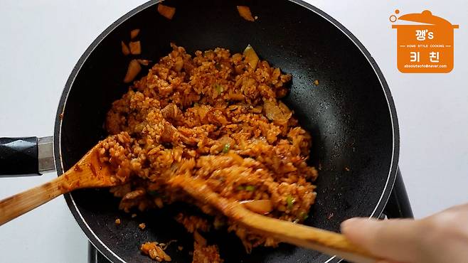 김치볶음밥에 이것을 넣으세요 고깃집 김치볶음밥 뺨칠 만큼 맛있어요 깽스키친