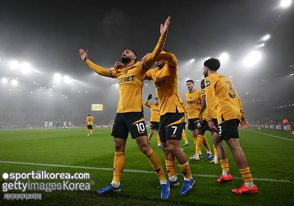 황희찬 활짝 강등 위기→빅클럽 러브콜에도 재계약 결심핵심 Fw Here We Go 확인