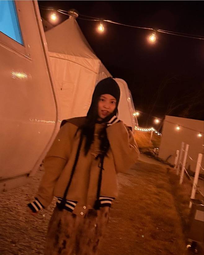제니 김장조끼도 명품처럼 변신 할머니 꽃무늬 조끼로 겨울 캠핑룩 완성 스타와 라이프