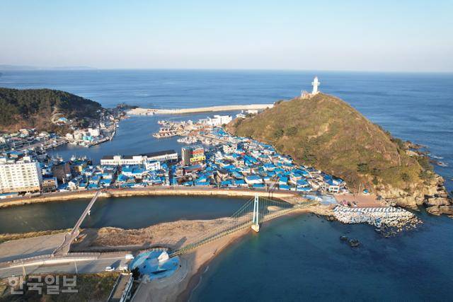 느린 풍경 투명한 초록부터 짙은 쪽빛까지 희망의 색 블루
