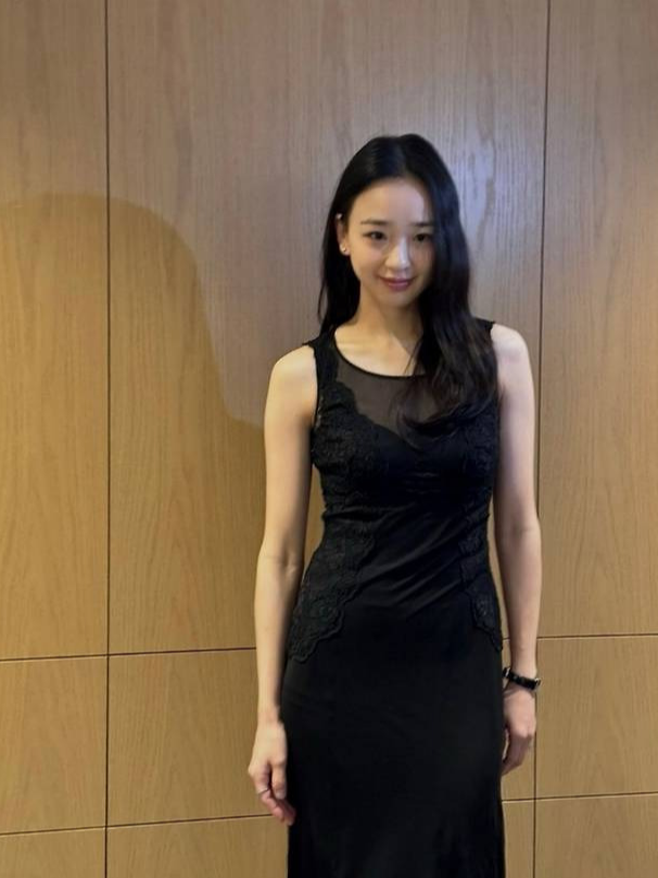 손연재 엄마 되니 더 과감해졌다 시스루 원피스로 뽐낸 자신감 스타와 라이프