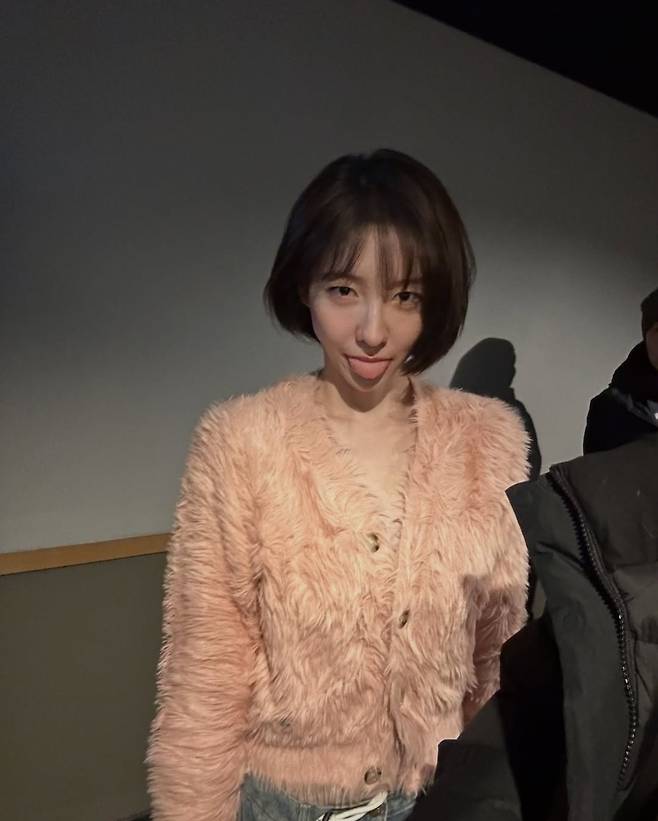 키도 큰데 여리여리 요즘 영화계 대세 배우로 자리 잡은 인기 폭발 여배우 데일리룩 뷰티는 내운명