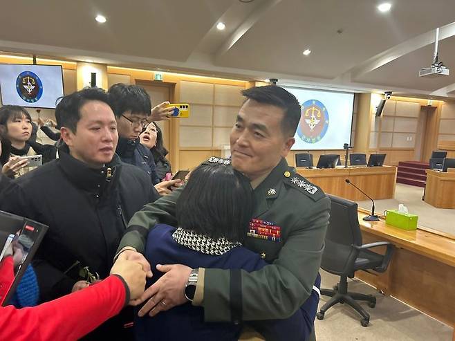 항명 혐의 박정훈 대령 1심 무죄…사령관 이첩 중단 명령 권한 없어
