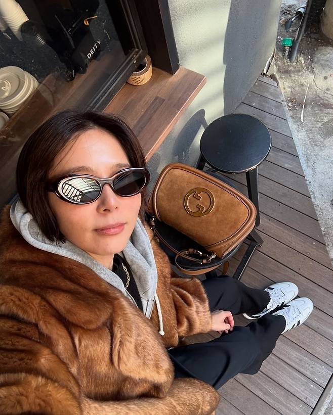 김나영 이게 다 얼마야 부잣집 사모님 뒤태 럭셔리 퍼 코트 레이어드룩 뷰티는 내운명