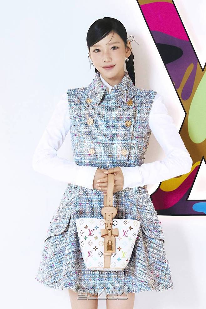 포토 태연 고급스러운 미모에 감탄