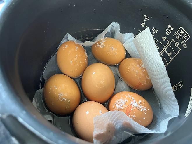 계란 더 이상 물에 삶지 마세요 키친타월 한 장이면 맛있는 계란이 됩니다 텐꿀팁