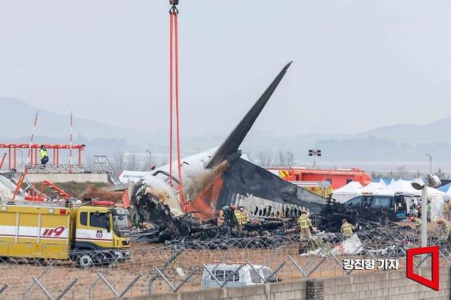 제주항공 참사 충돌 4분 전 음성기록 미국서도 확인 안 돼종합