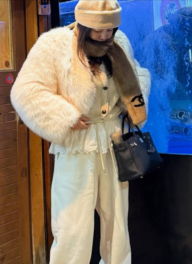 황신혜 겨울은 추워야 스타일이 제대로 한파도 즐기는 60대 패셔니스타 겨울룩 패션엔