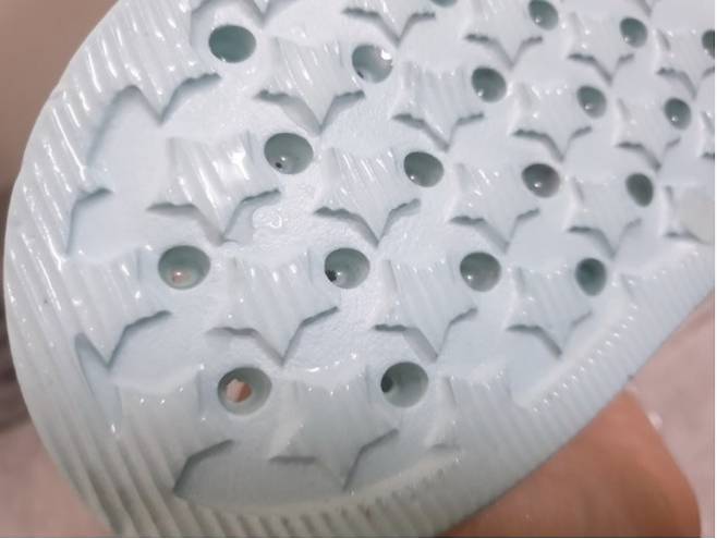 지긋지긋 물때 끼는 욕실화 닦는 게 이렇게 쉬운지 처음 알았네요 오늘살림루틴