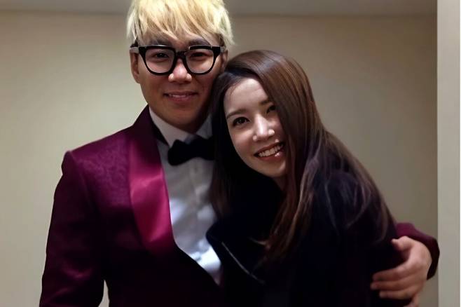이혼 1년 만에 윤민수 前 와이프와의 ‘재회 셀럽스케치