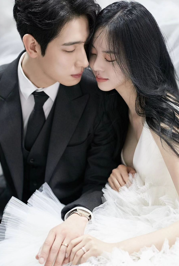 6년 열애끝에 결혼♥발표해 모두 놀라게 한 6살 연상연하 커플웨딩화보속 순백자태 어썸클