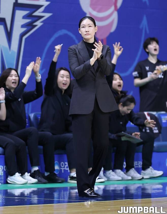 ‘첩첩첩산중 연패 없는 Bnk에 닥친 첫 위기