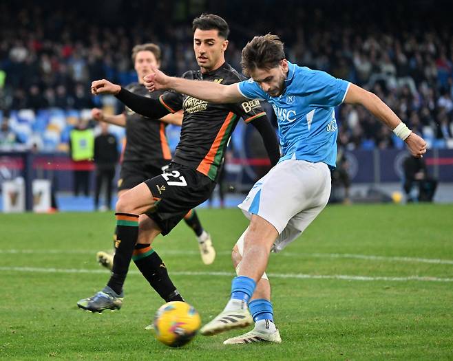 초대형 HERE WE GO 뜬다...'세리에 MVP' 나폴리 에이스, PSG로 '이적료 1050억' 빅딜