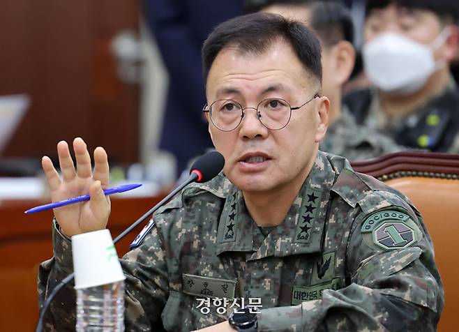 지작사령관 ‘6월 안가 회동 부인··· 진급 술자리 대통령만 80~90 얘기”