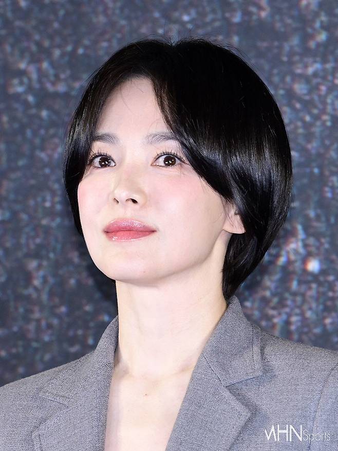 송혜교 숏컷 착붙 검은 수녀님 러블리 하트로 구마완료